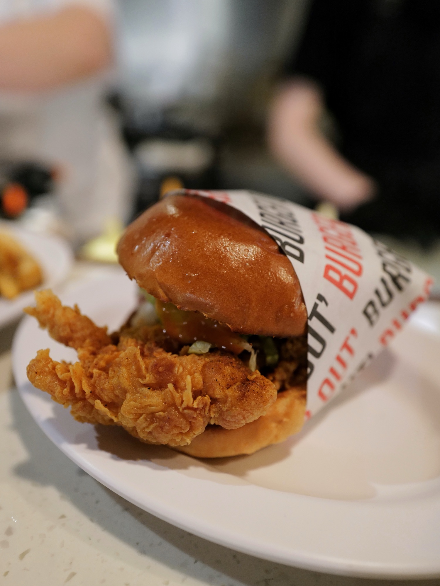 台北信義｜市政府站美食 美式炸雞漢堡推薦！BURGER OUT – janetfoodhunt